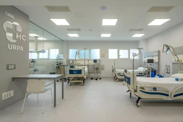 El Hospital Covadonga ya hace operaciones en su nuevo quirófano ...