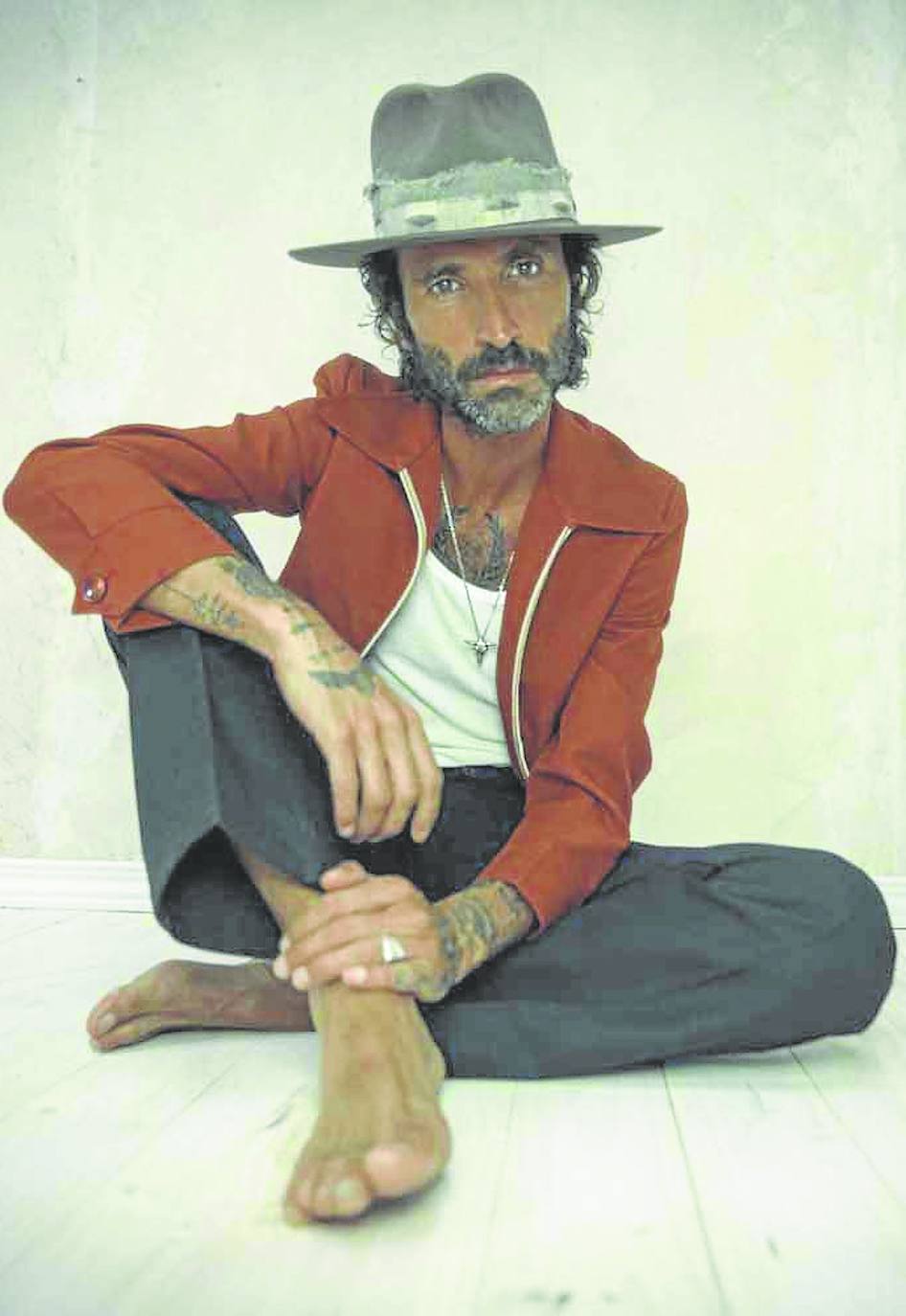 Leiva Cantante y productor musical: «Ser una figura de culto que no ...