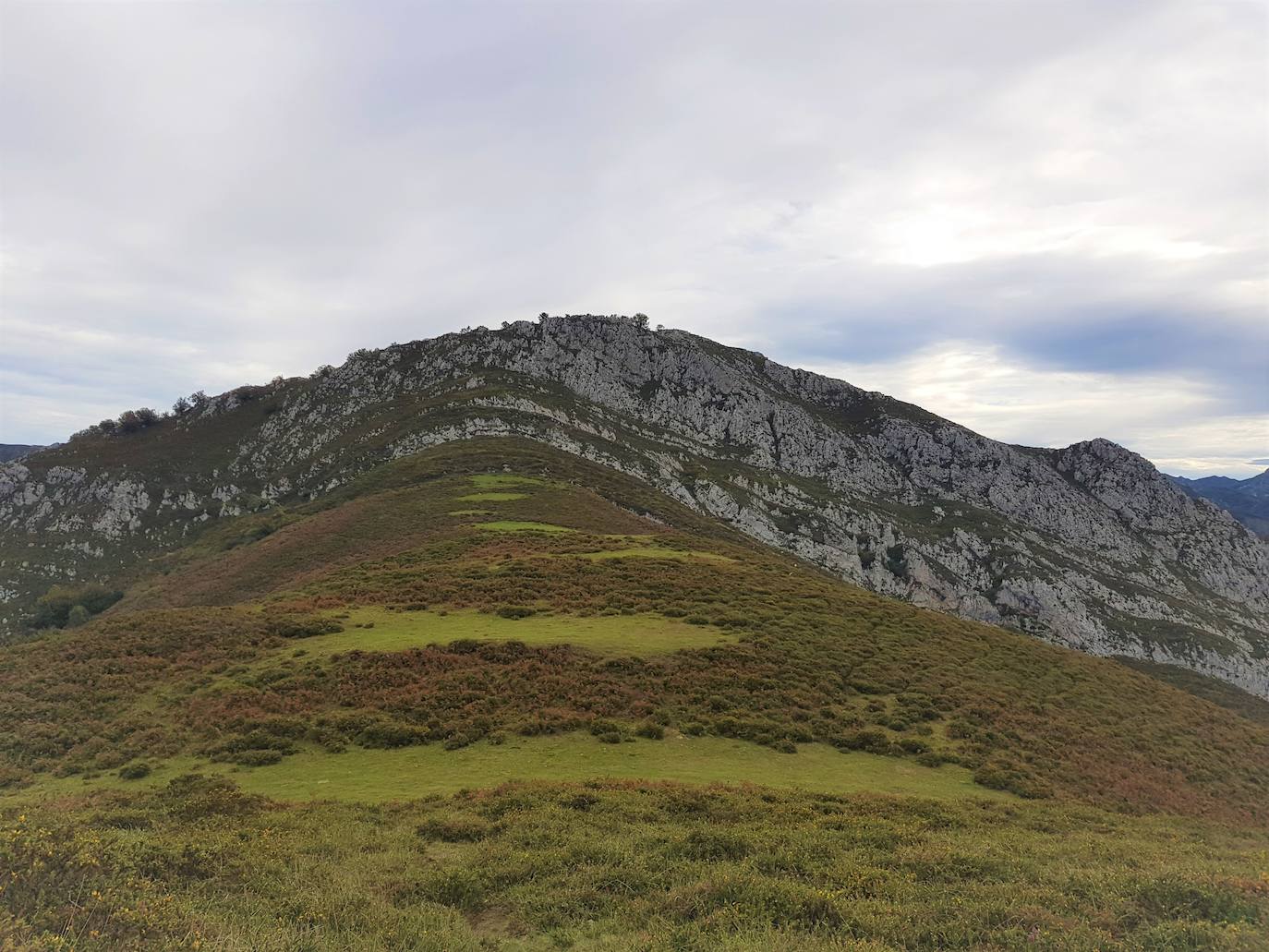 Ruta a los picos Busllar y Trapa desde Tanes | El Comercio